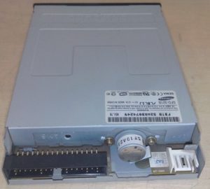 Floppy Disk Drive Parts and Working [Explained] | IT4nextgen